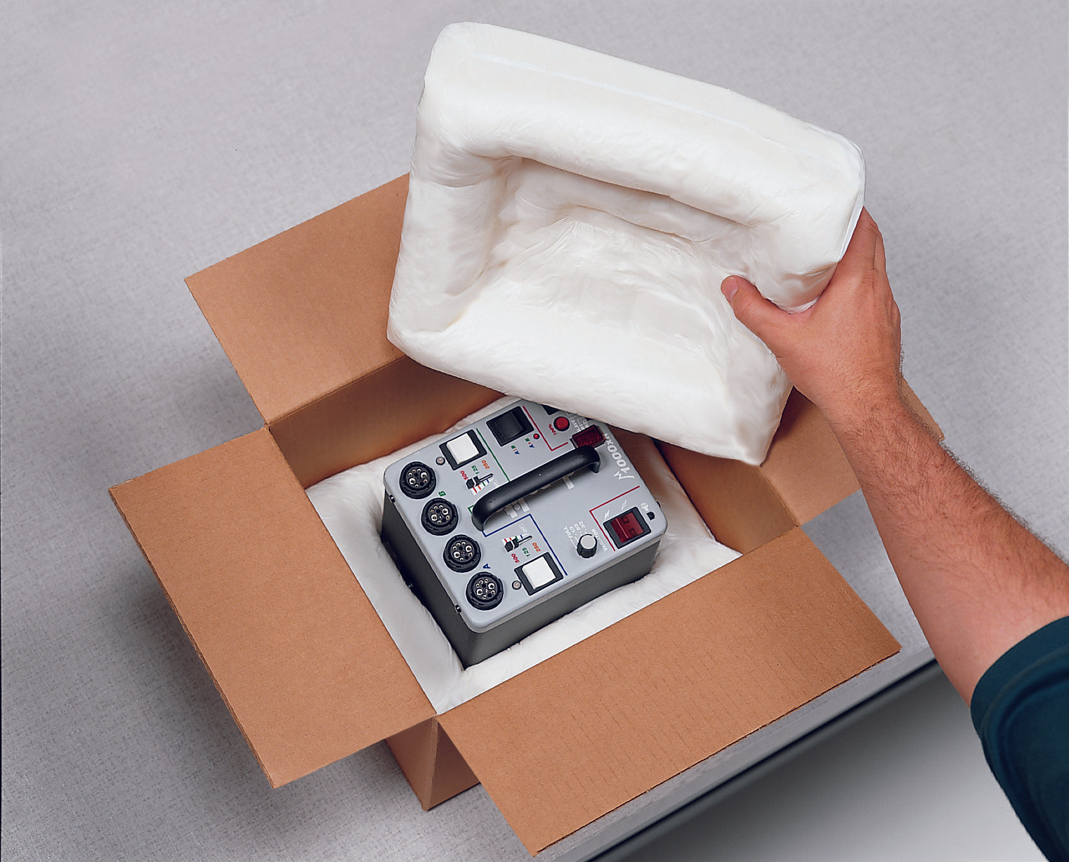 Instapacker Tabletop System UPS CTP Sealed Air Packaging Solutions ...